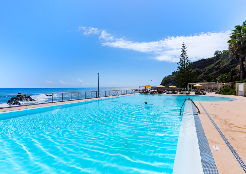 Swimming Pool - Hotel Orca Praia